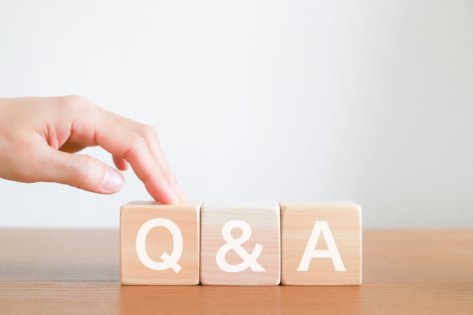 キューエネス（Q.ENEST）でんきは高い？口コミ・評判・料金や解約方法を解説 | お得電力ナビ